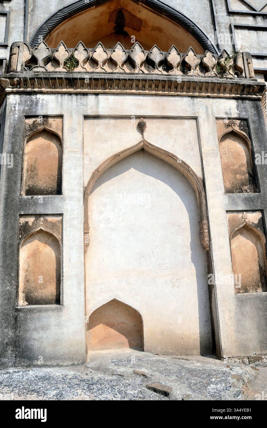 Partial view of the Chaukhandi (tomb) of Hazrat Khalil Ullah, Ashtoor ...