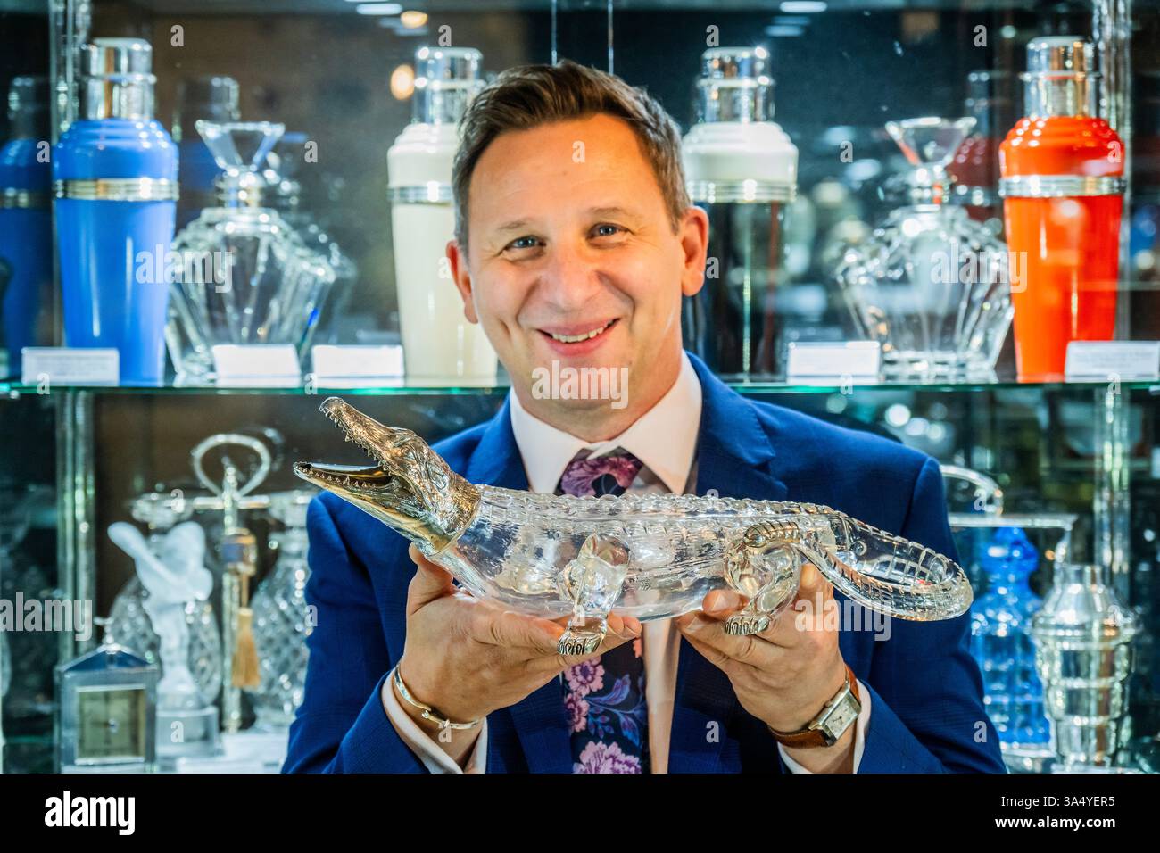 Cotswold guy hi-res stock photography and images - Alamy