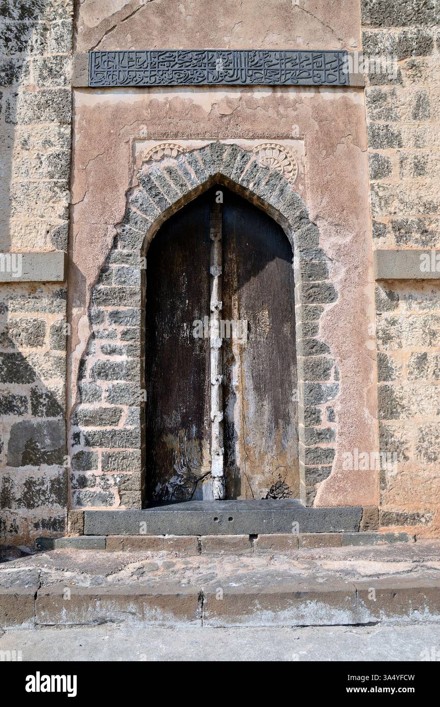 Partial view of the Chaukhandi (tomb) of Hazrat Khalil Ullah, Ashtoor ...