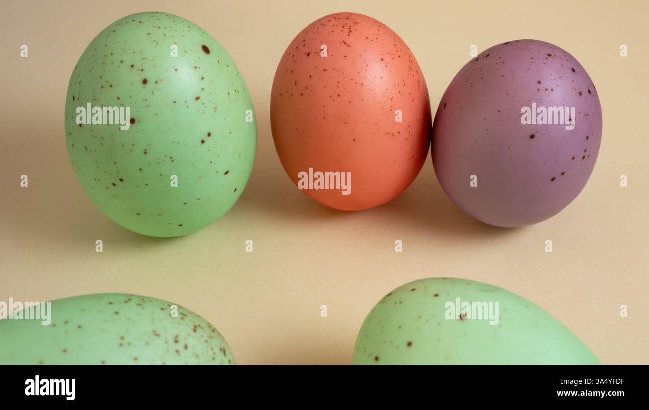 Speckled pastel easter eggs hi-res stock photography and images - Alamy