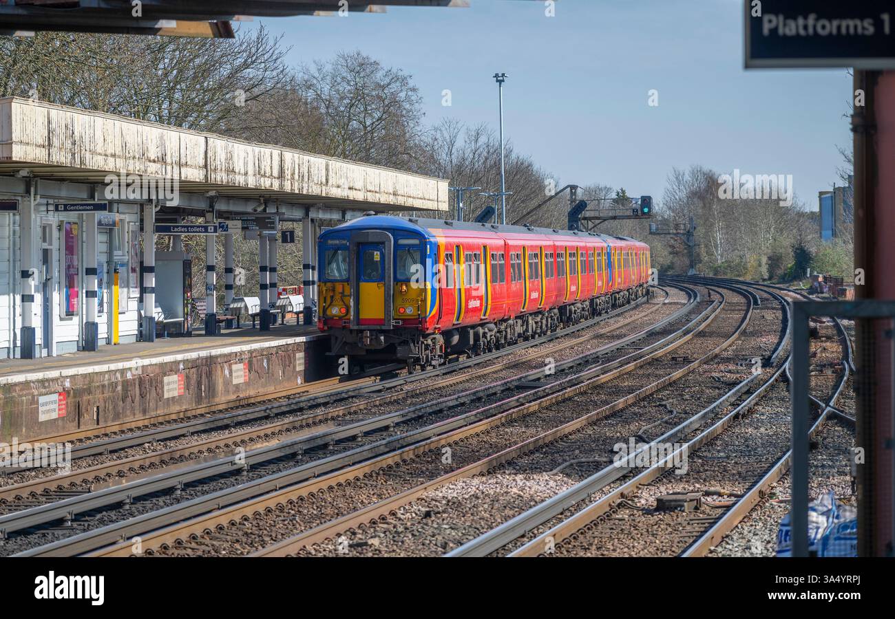 Raynes Park station, London, UK. 20th Mar, 2025. A South West inner ...