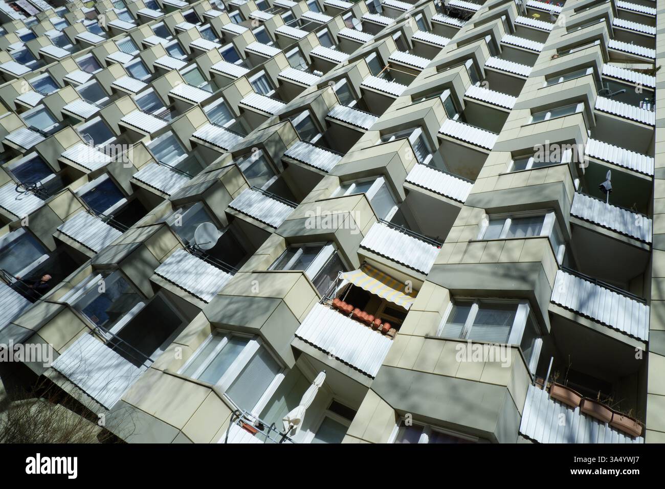 Seimensstadt in Berlin Charlottenburg in 2025, includes ikonic social ...