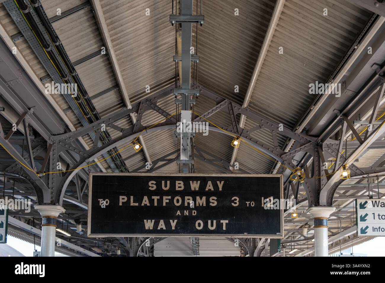 Bristol Temple Meads platform signs Stock Photo - Alamy