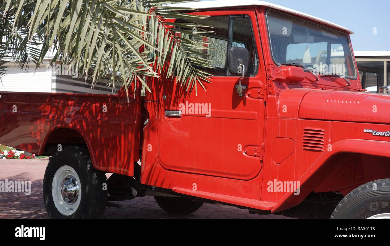 Car Collection in Kuwait. Toyota Land Cruiser 1980´s Stock Photo - Alamy