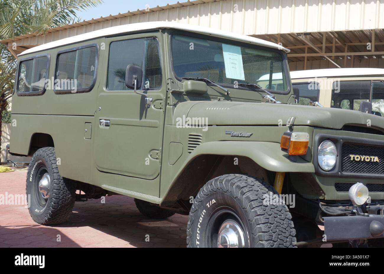 Car Collection in Kuwait. Toyota Land Cruiser 1980´s Stock Photo - Alamy