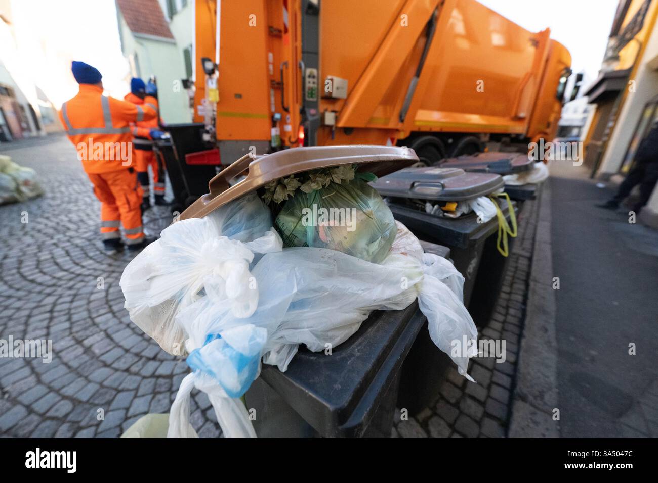 Reutlingen, Germany. 19th Mar, 2025. An organic waste garbage can ...