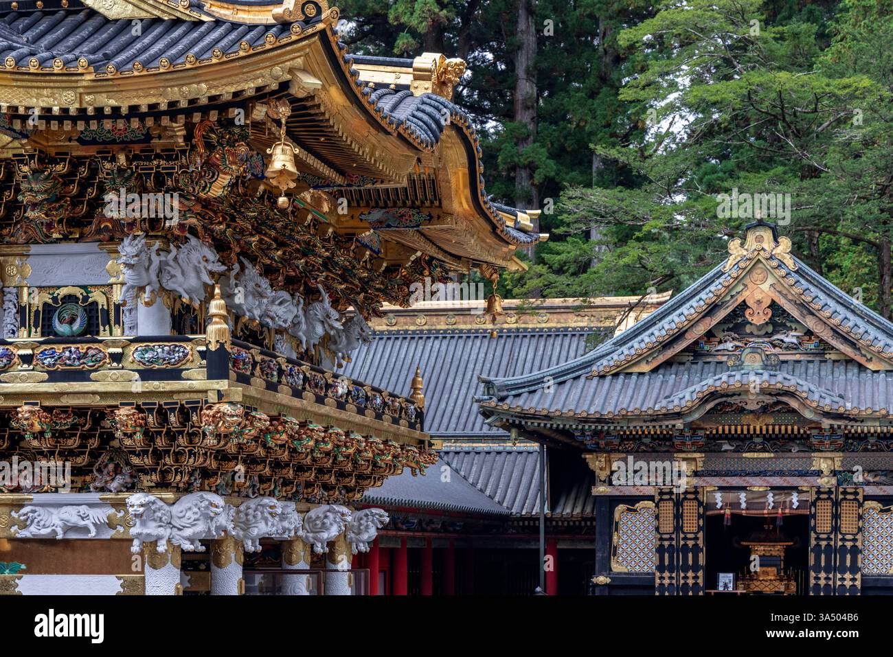 Ornate Yomeimon Gate and Shinyosha Hall at Toshogu Shrine in Nikko ...