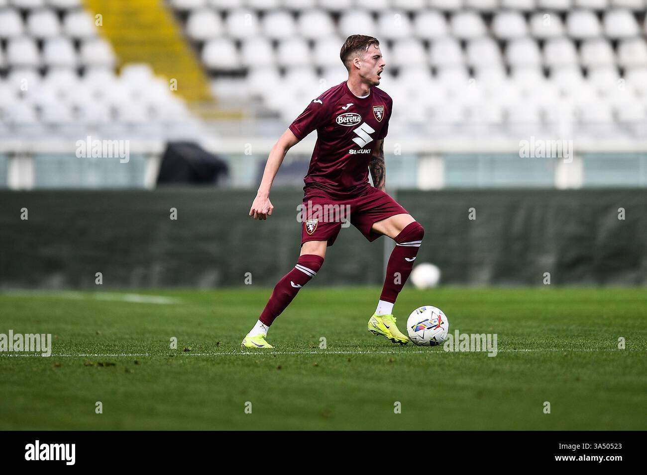 Turin, Italia. 20th Mar, 2025. Torino's Ivan Ilic during the training ...