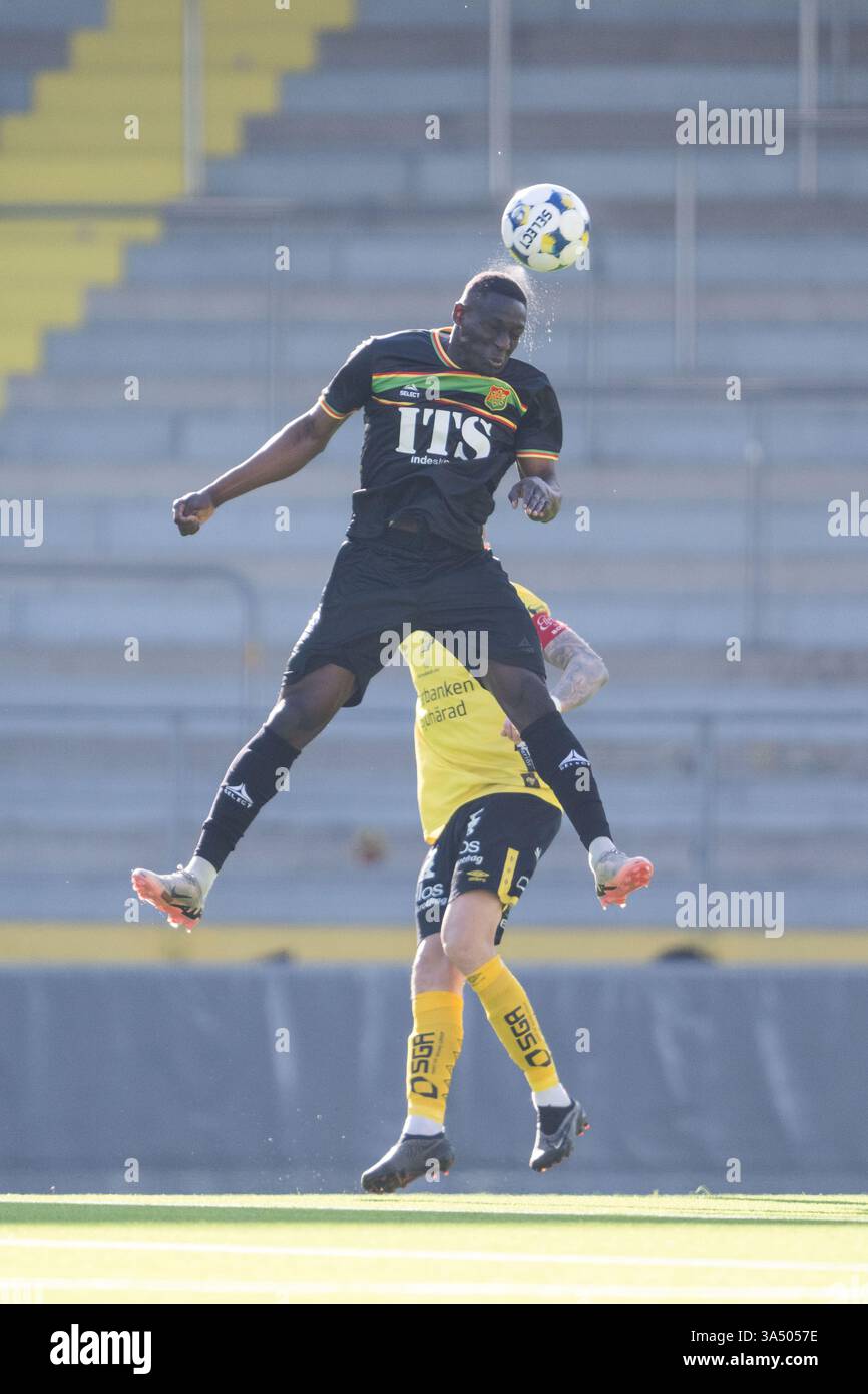 250320 GAISs Ibrahim Diabate under träningsmatchen i fotboll mellan ...