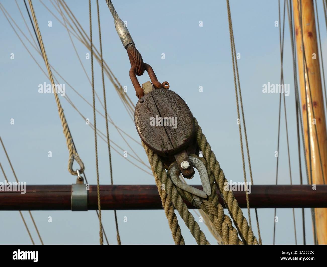 Sail detail hi-res stock photography and images - Alamy