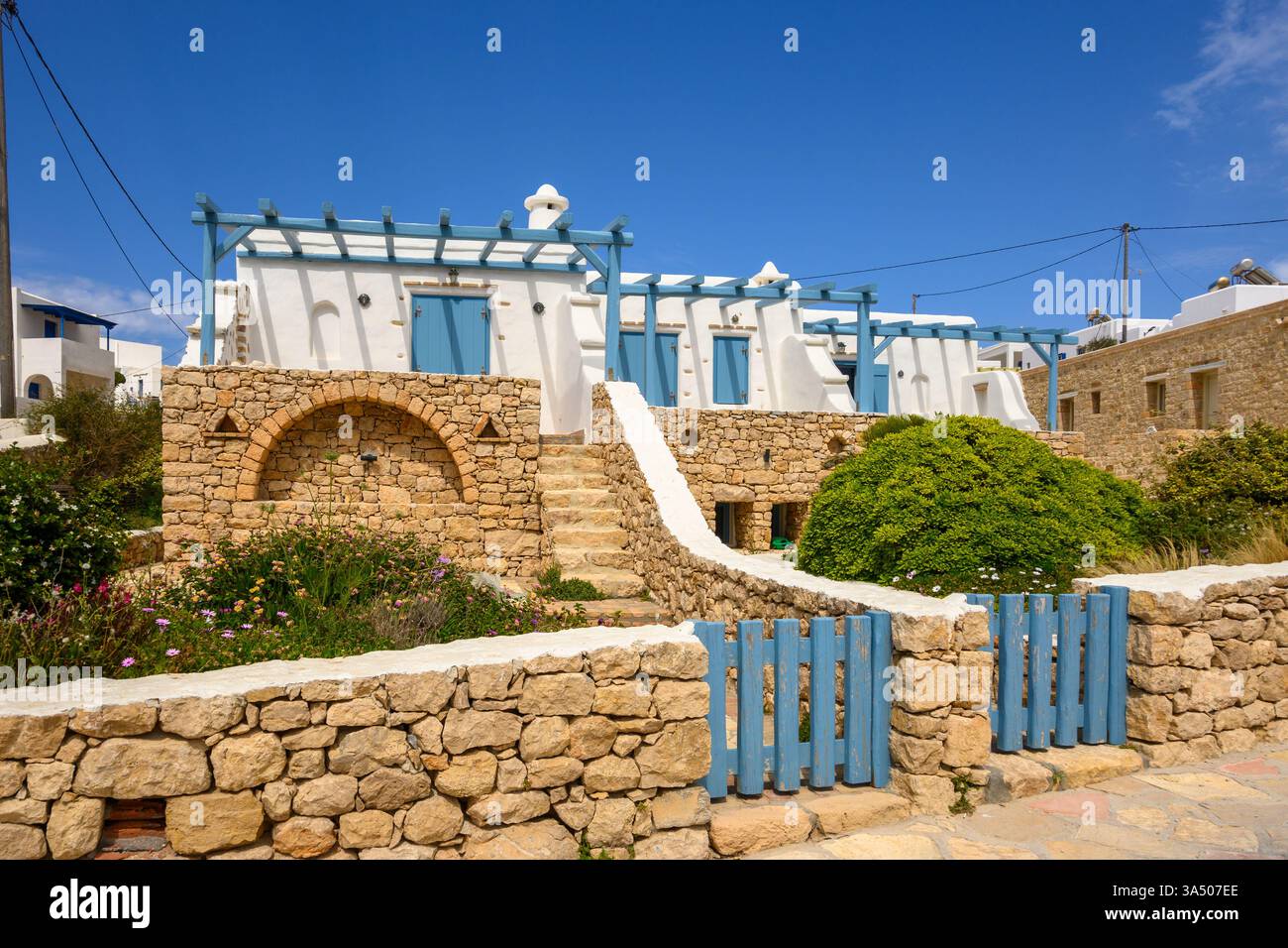 Cycladic style architecture on Ano Koufonisi Island. Small Cyclades ...