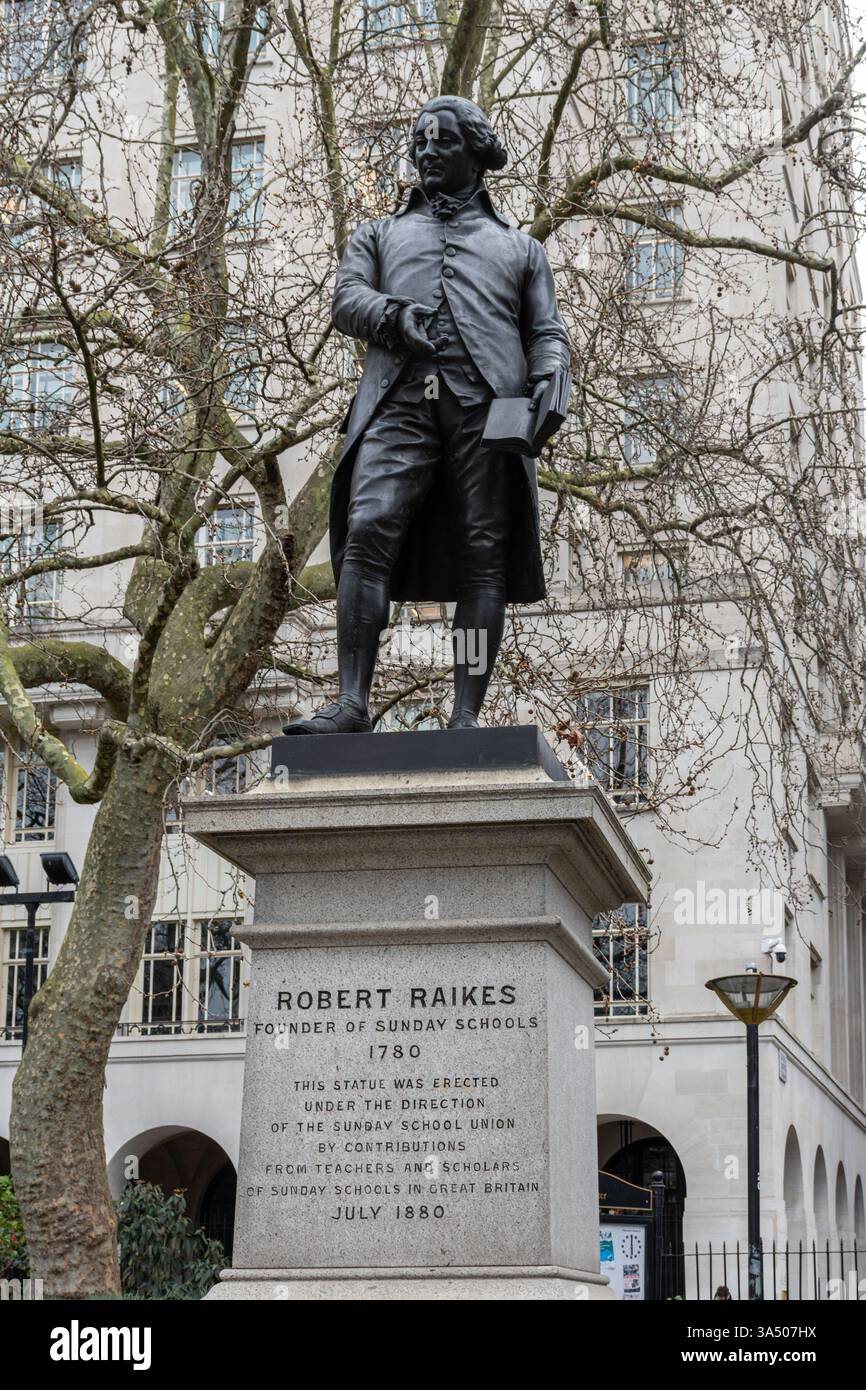 Statue of Robert Raikes, often regarded as being the founder of Sunday ...