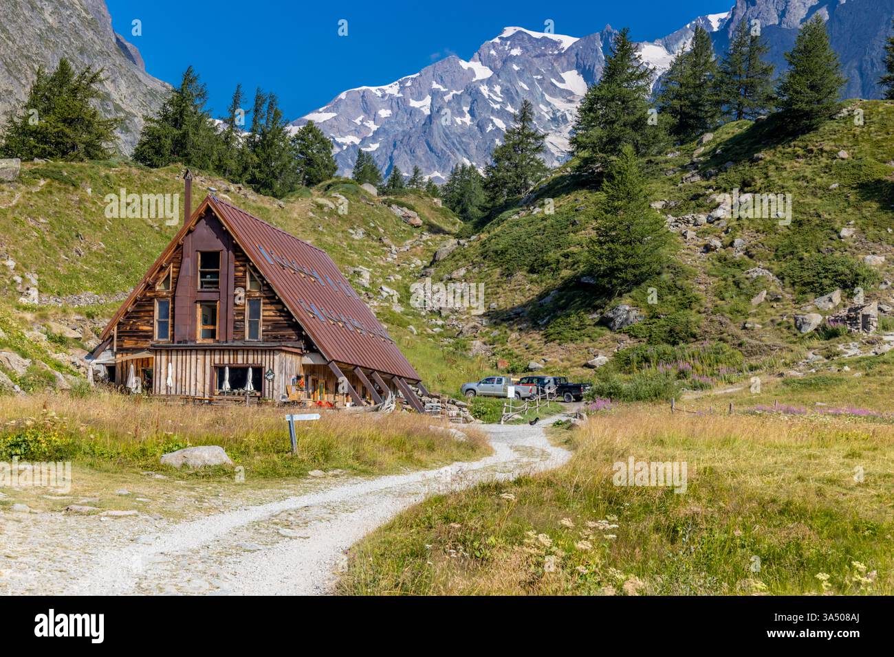 Alps hut hi-res stock photography and images - Alamy