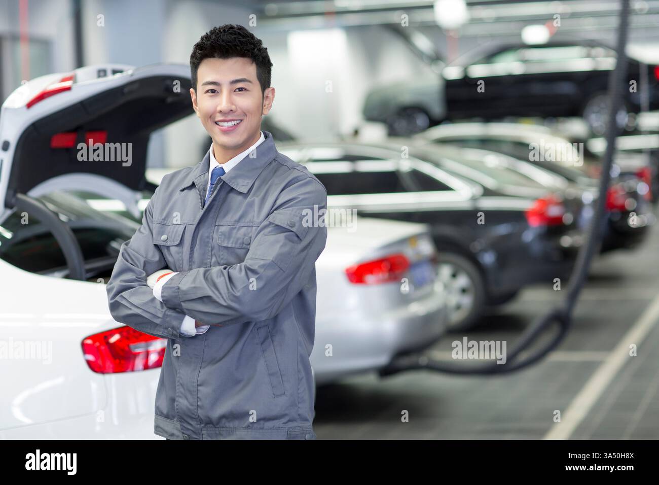 Chinese auto mechanic Stock Photo - Alamy
