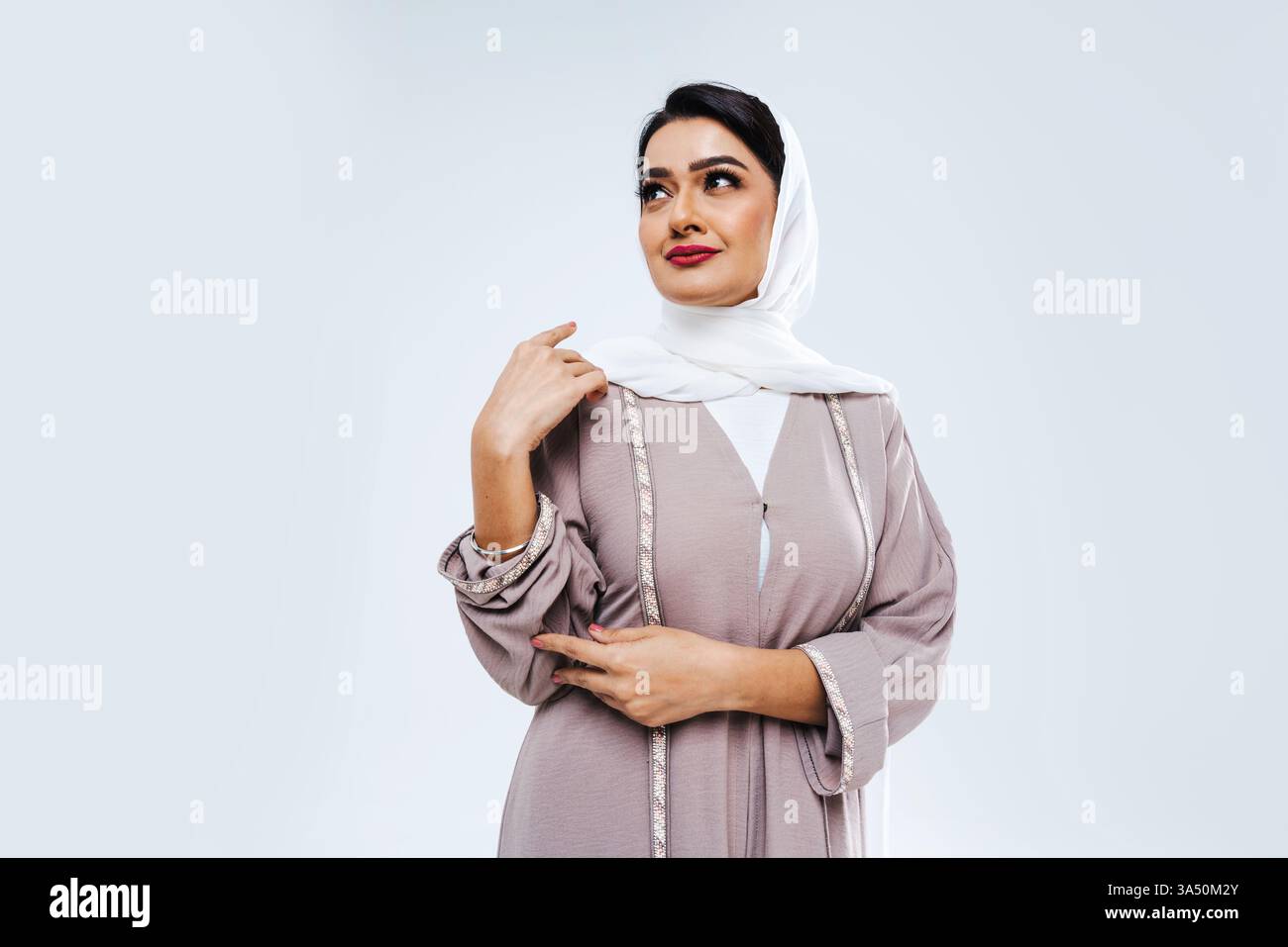 Beautiful arab middle-eastern woman with traditional abaya dress in ...
