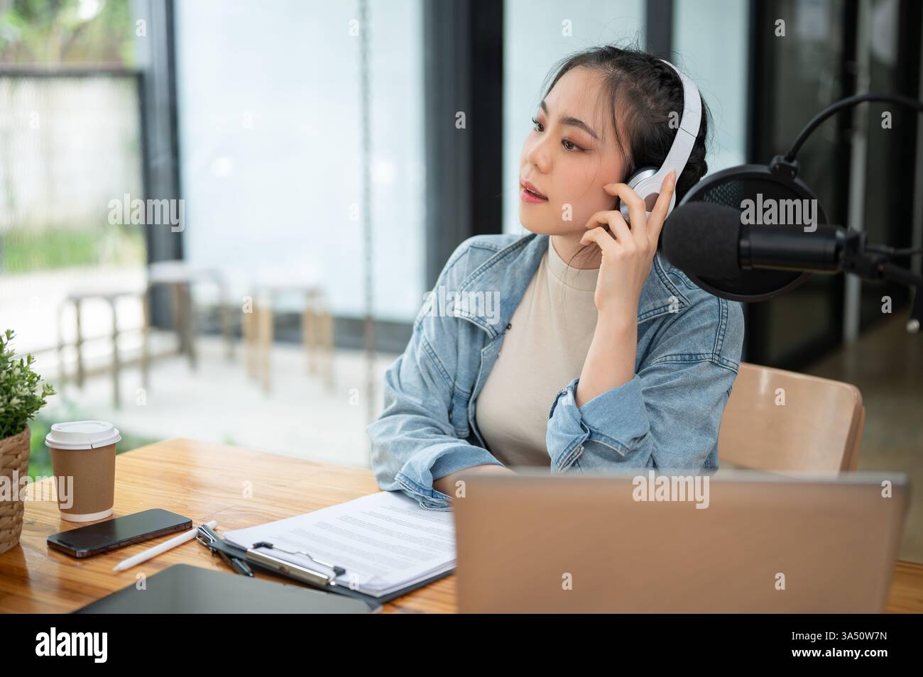 Beautiful radio dj smiling on hi-res stock photography and images - Alamy