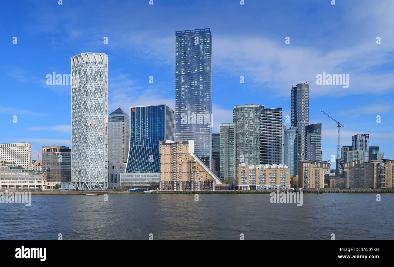 Canary Wharf development showing latest towers completed - March 2025 ...