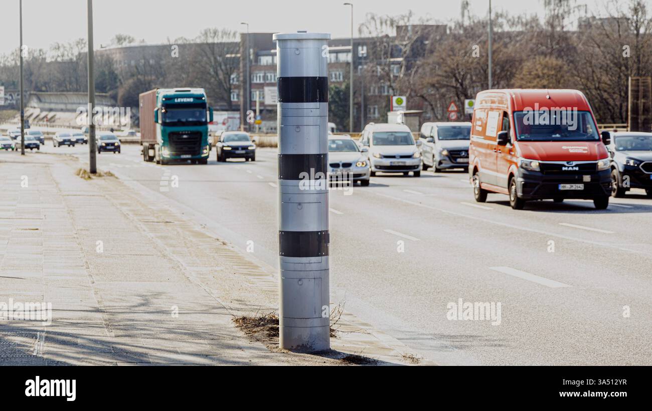 Hamburg, Germany. 20th Mar, 2025. A speed camera in Hamburg at the end ...