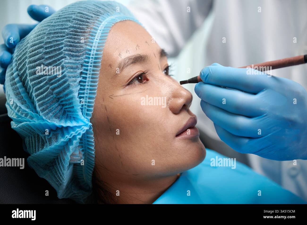 Facial detailing hi-res stock photography and images - Alamy