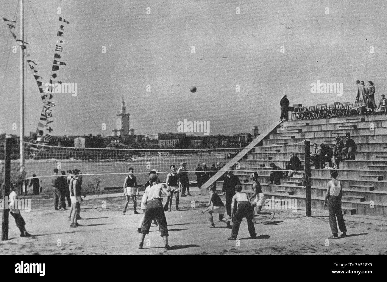Warsaw, on the beach in the Fifties (YMCA HQ in the neighbourhood Saska ...