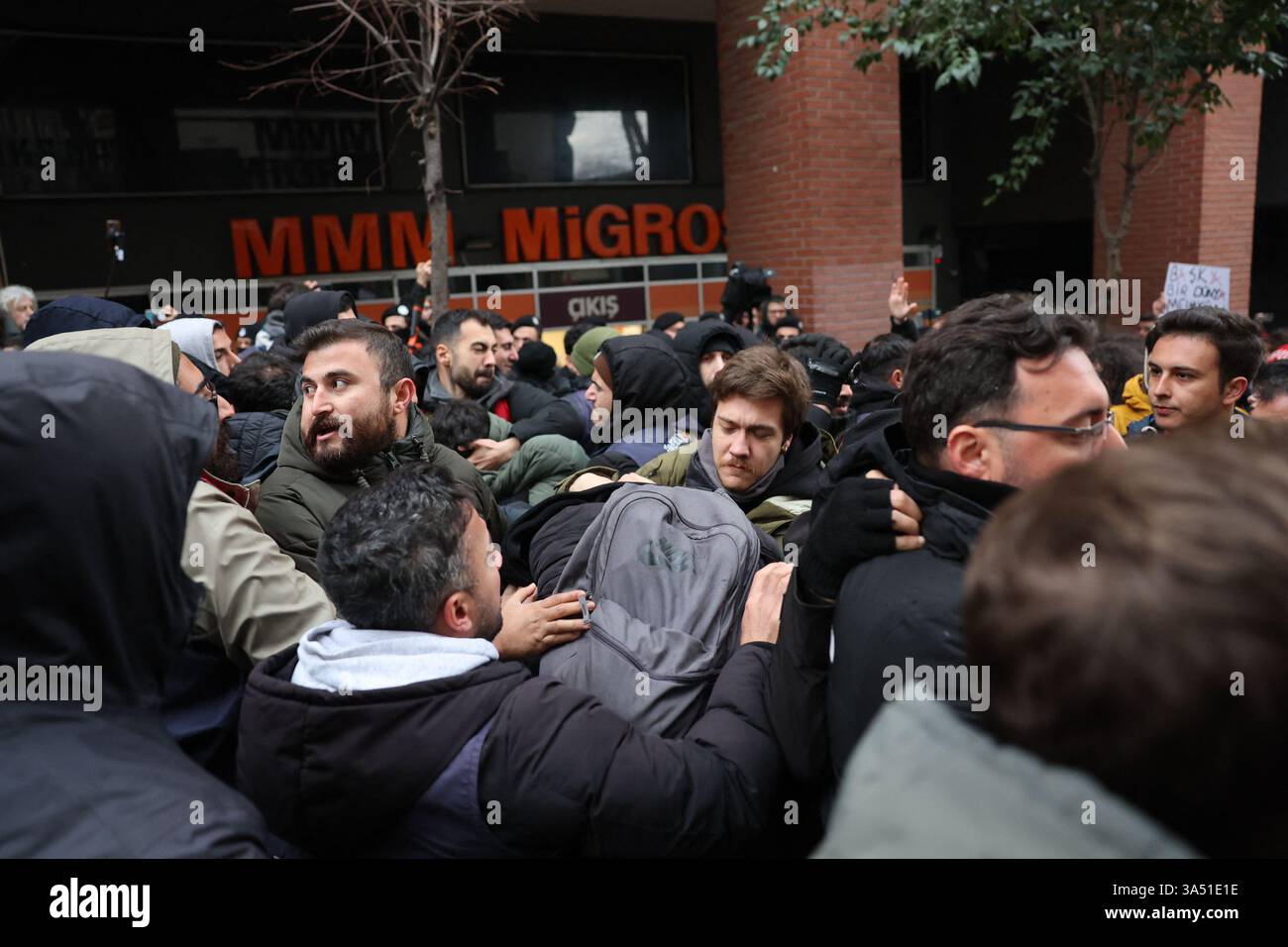 Istanbul, Turkey. 20th Mar, 2025. Galatasaray University students shout ...