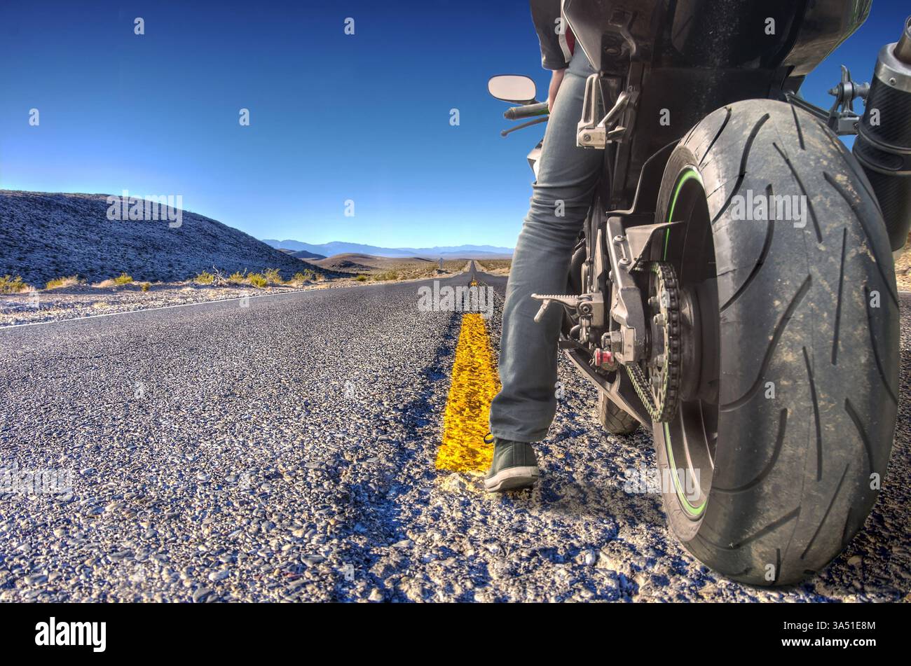 Highway crossing death valley hi-res stock photography and images - Alamy