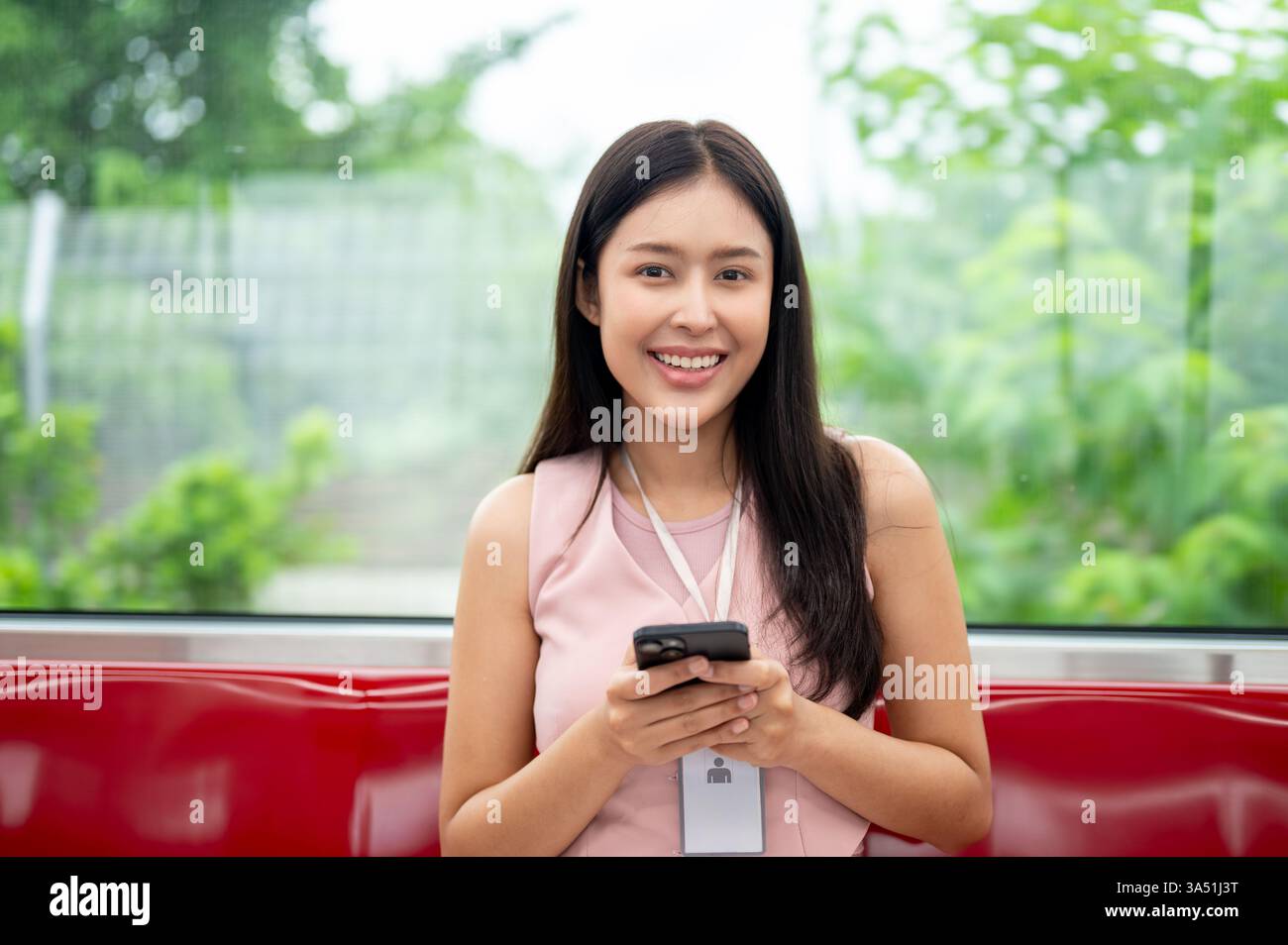 Railway worker smartphone in hand hi-res stock photography and images ...