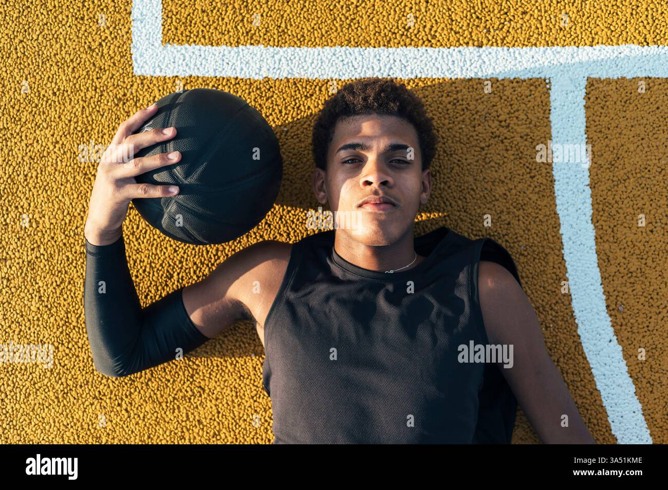 Basketball player resting male hi-res stock photography and images - Alamy
