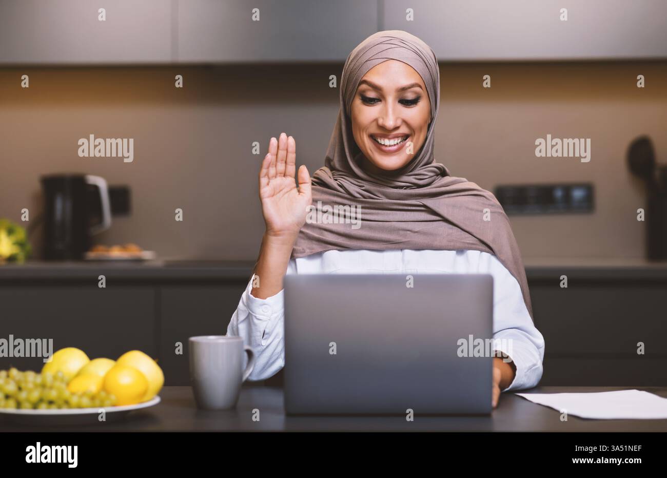 Dietitian muslim hi-res stock photography and images - Alamy
