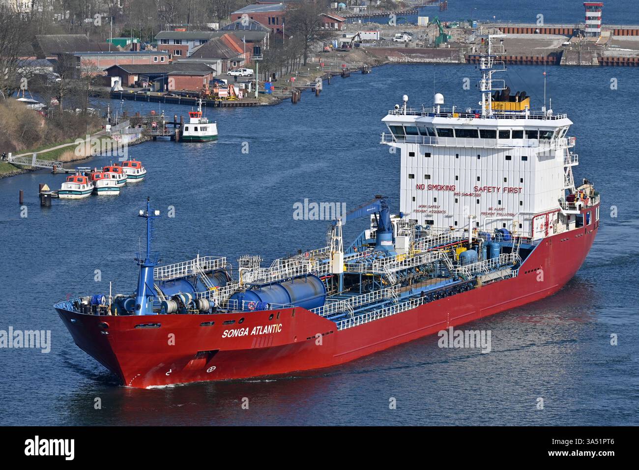 Chemical / Oil Products Tanker SONGA ATLANTIC passing the Kiel Canal ...