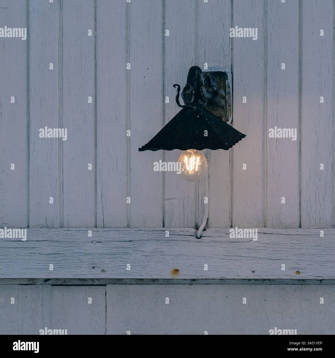 Old outdoor lamp hi-res stock photography and images - Alamy
