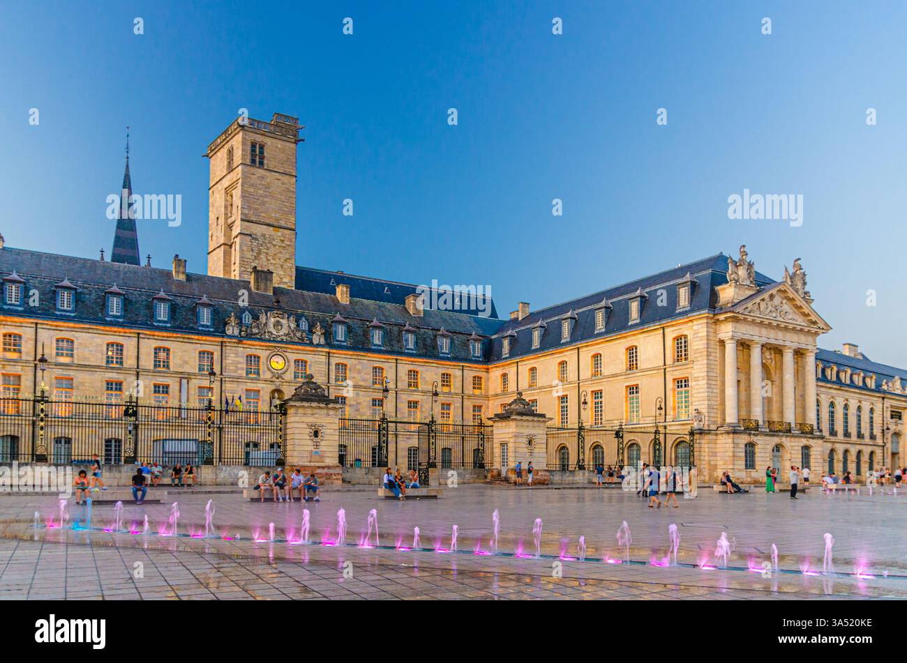 Palace of the Dukes and Estates of Burgundy Bourgogne Palais with Tour ...