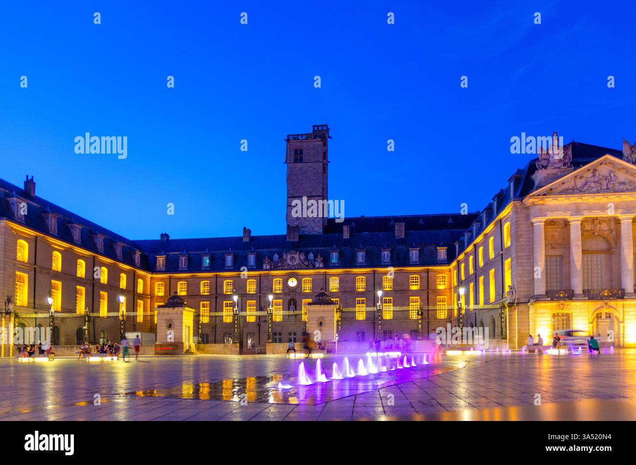Palace of the Dukes and Estates of Burgundy Bourgogne Palais with Tour ...