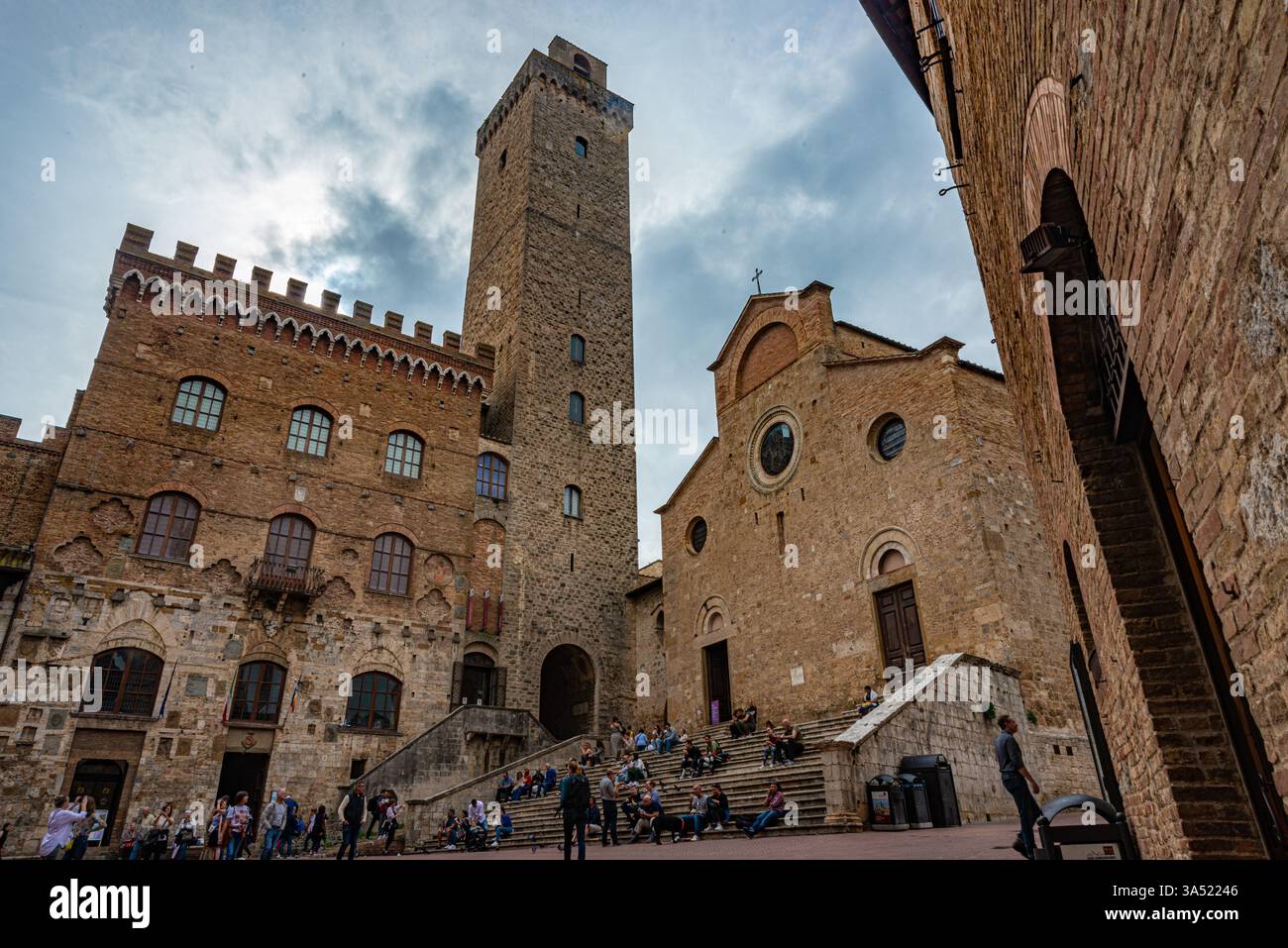 Plazza del doumo in san gimignano hi-res stock photography and images ...