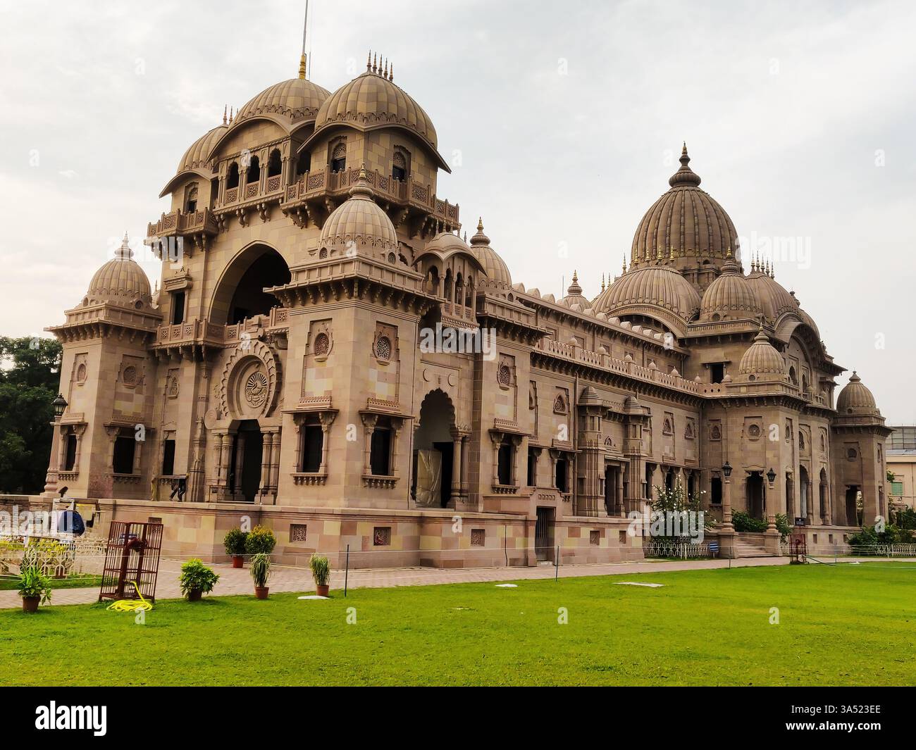 Belur Math is the headquarters of the Ramakrishna Math and Ramakrishna ...