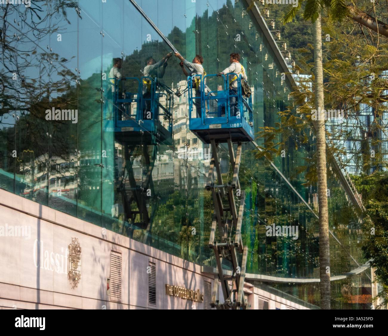 Construction worker performing tasks hi-res stock photography and ...