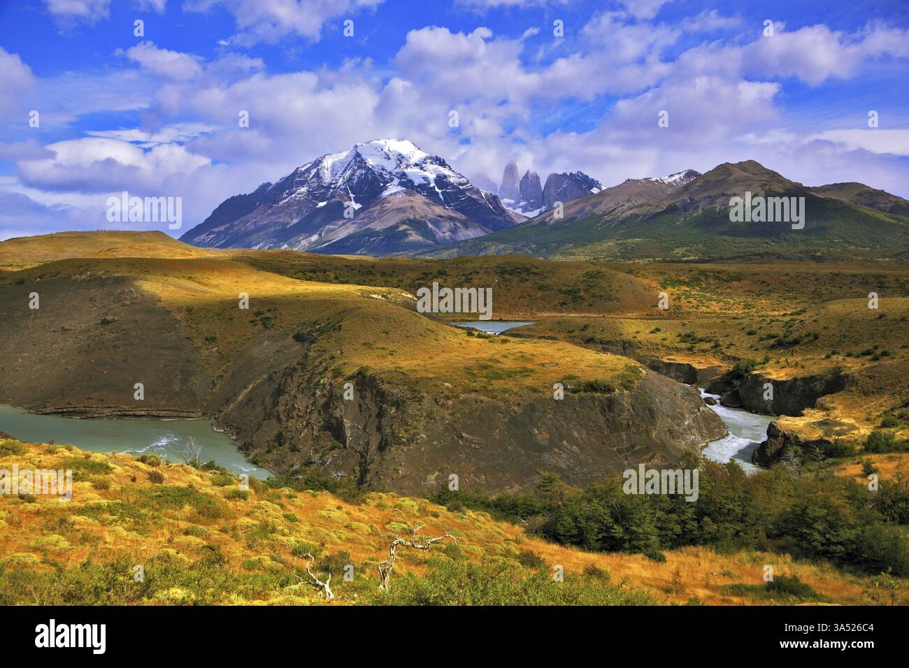 Horseshoe Paine. Paine river bends in a horseshoe shape around the ...