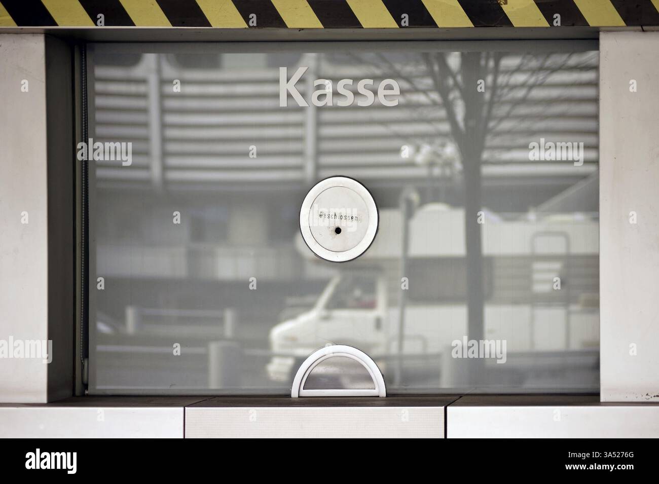 Ticket booth with counter window Stock Photo - Alamy