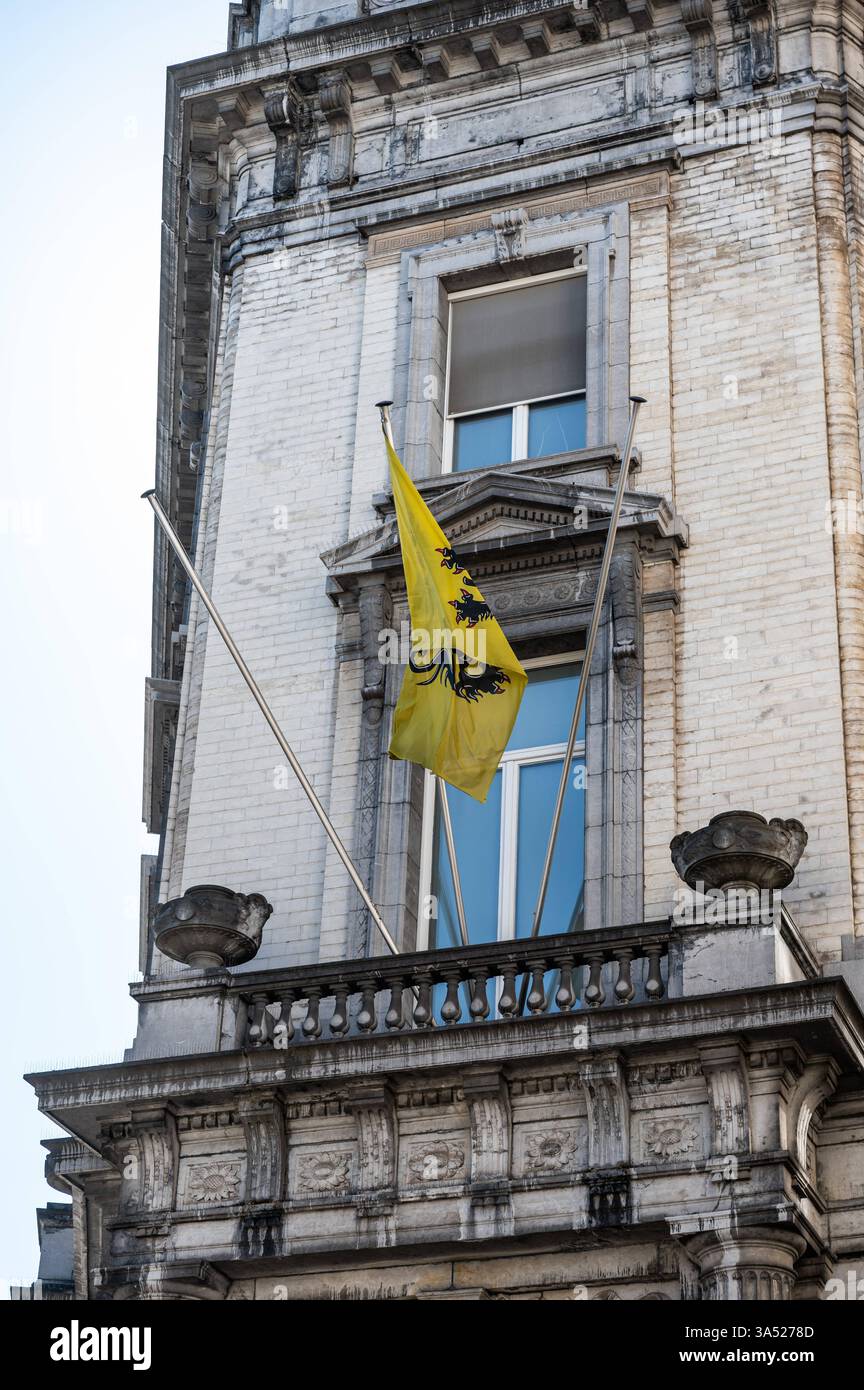 Flemish Flag at the facade of the Flemish Parliament, Brussels, Belgium ...