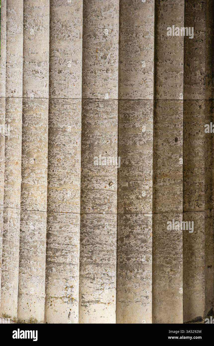 Fluted column structure using the example of the outer columns of the ...