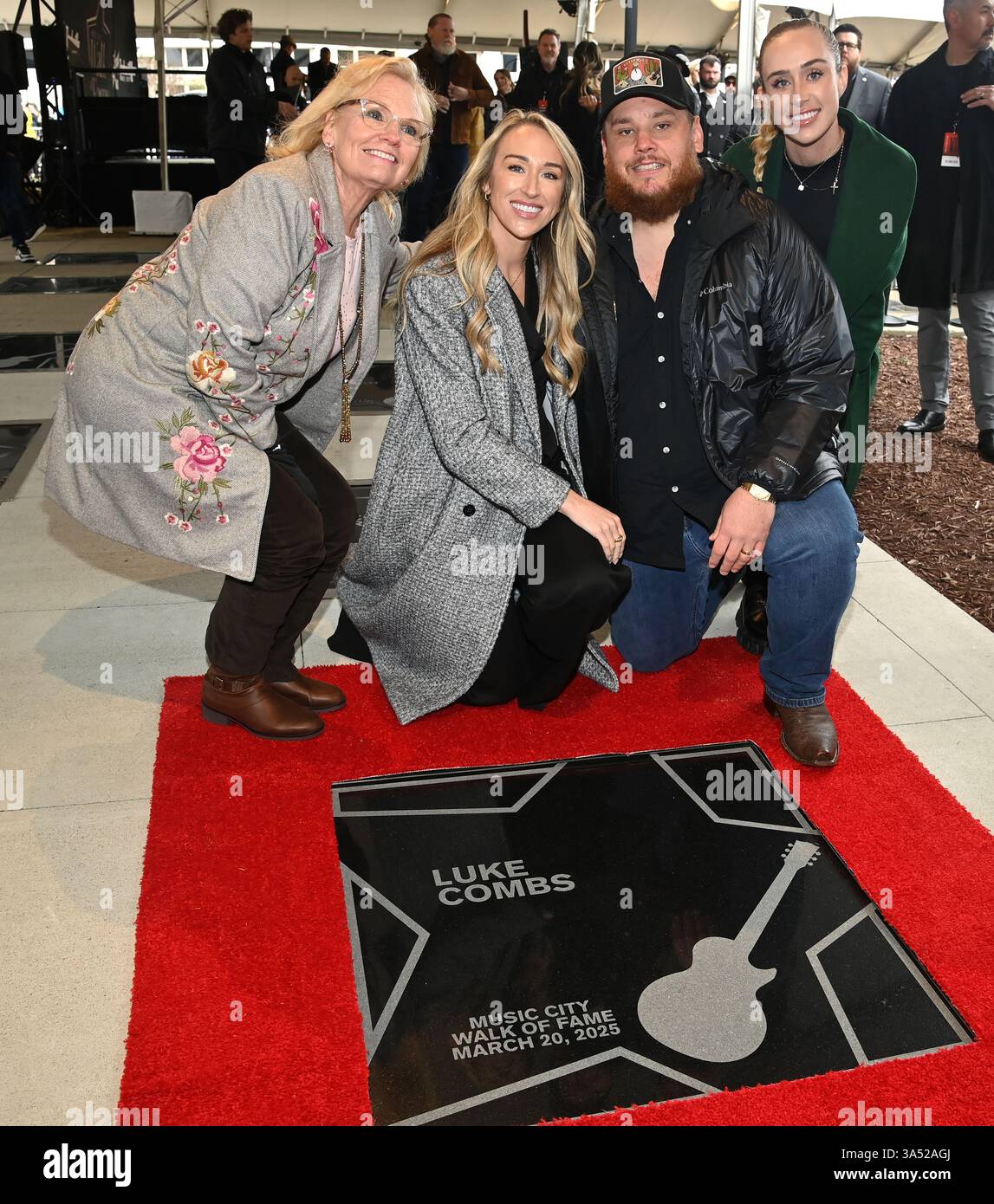 Rhonda Combs, Nicole Hocking, Luke Combs and Jenna Hocking at his Music ...