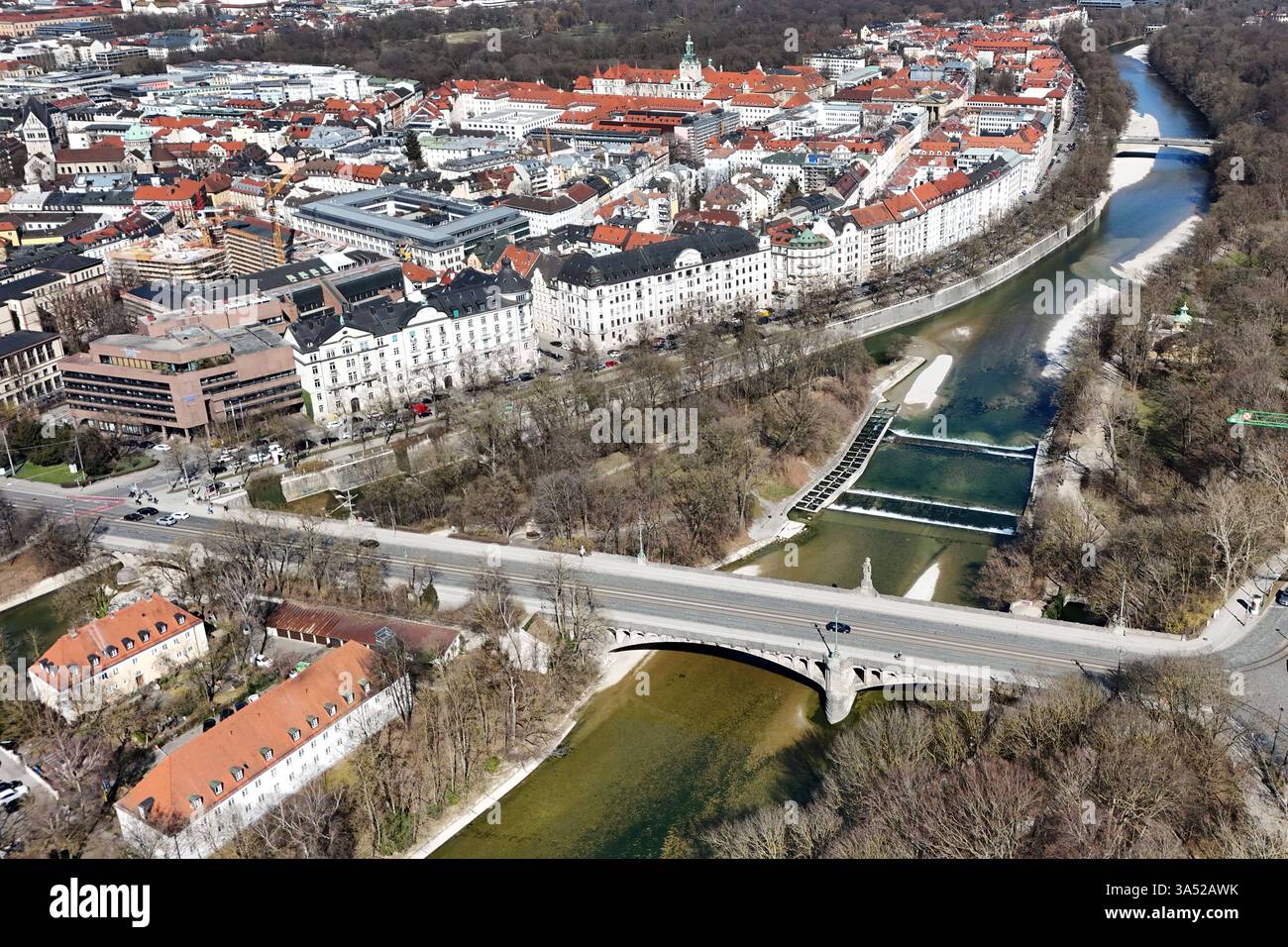 Stadt Muenchen,Uebersicht Stadtansicht mit Isar. *** City of Munich ...