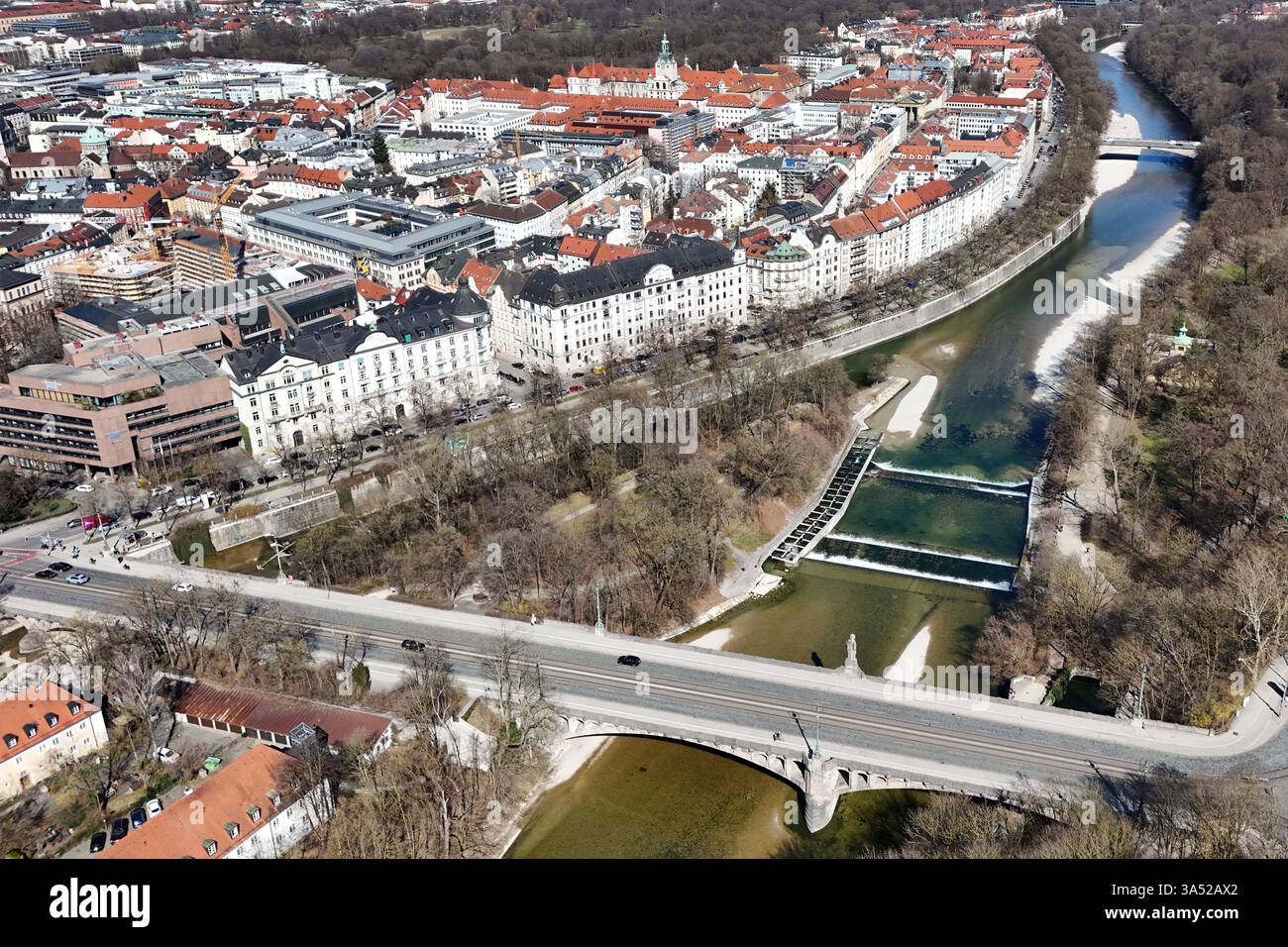Stadt Muenchen,Uebersicht Stadtansicht mit Isar. *** City of Munich ...