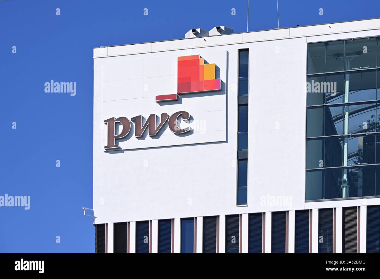 PWC, PricewaterhouseCoopers GmbH Wirtschaftspruefungsgesellschaft in ...