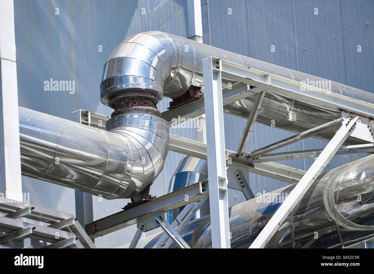 Pipelines connecting chemical processing units at a modern industrial ...