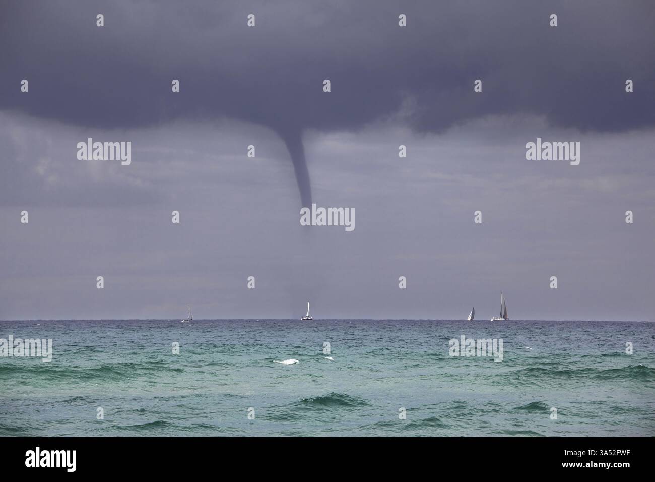 Rare natural phenomenon, a tornado at sea - off the coast of Israel ...