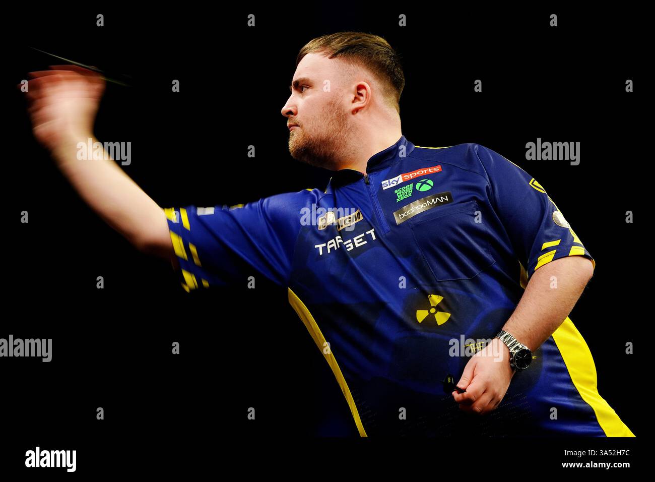 Luke Littler in action against Nathan Aspinall during night seven of ...