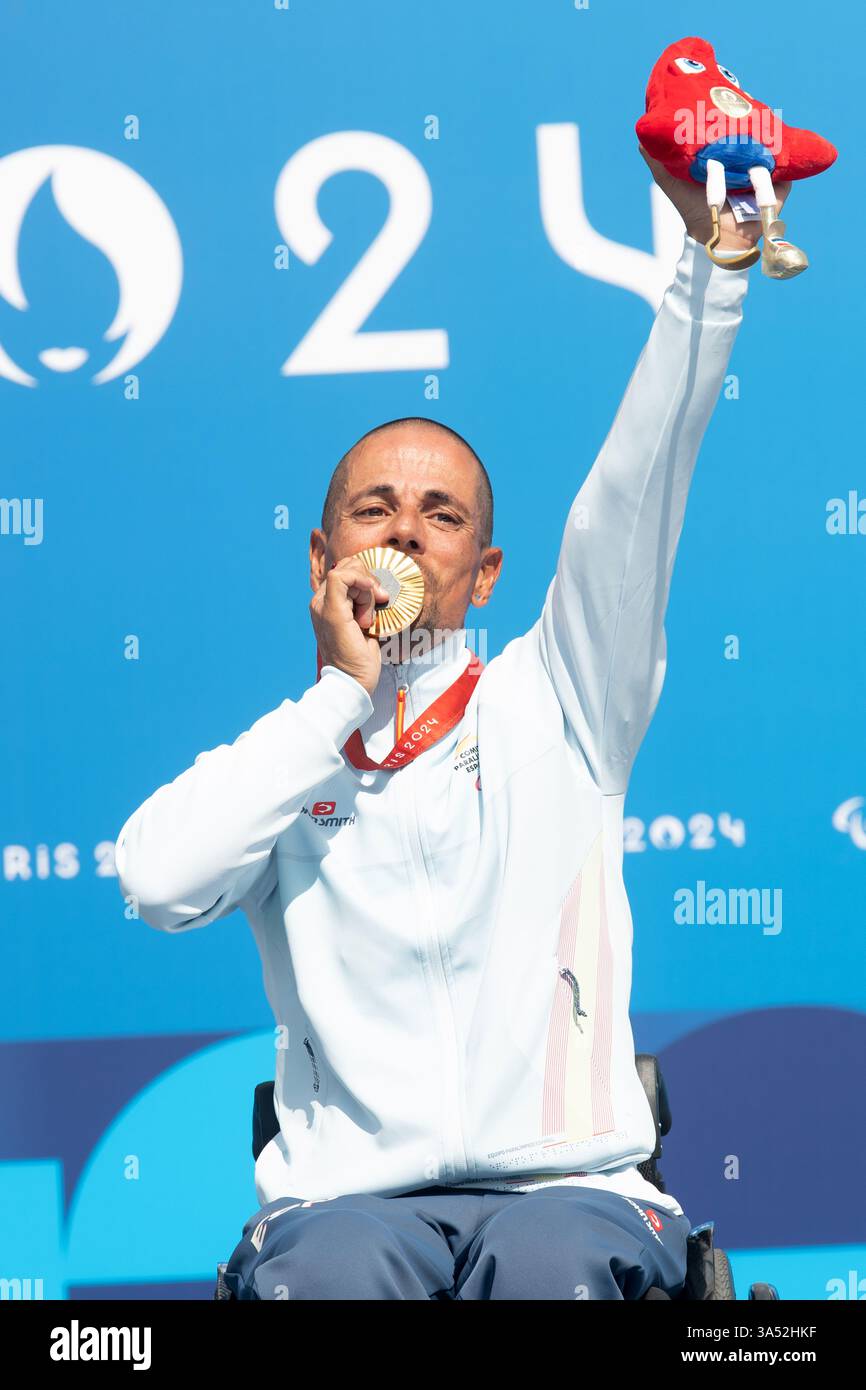 Sergio Garrote of Spain, gold medalist in the men's H-2 Individual time ...