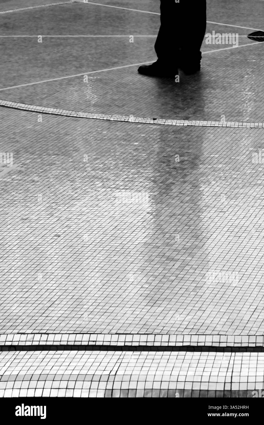 Stand platform hi-res stock photography and images - Alamy