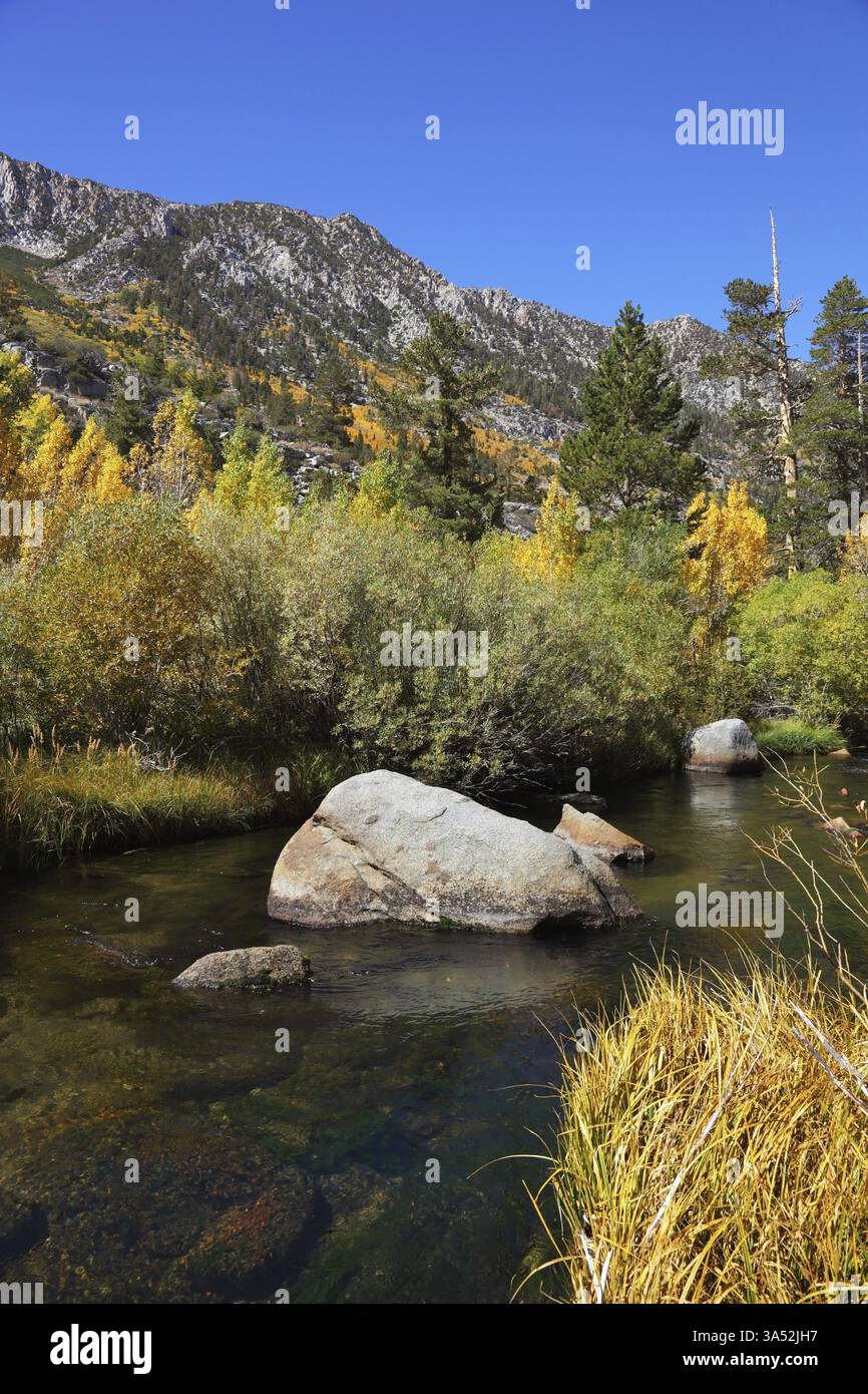 Shallow stream large boulders hi-res stock photography and images - Alamy